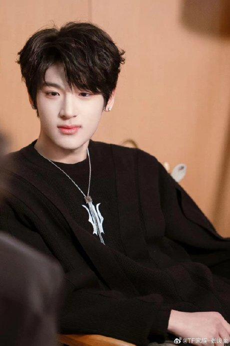 曝TF三代8月24日成团出道 张峻豪参加出道战但不出道_商业频道_中华网
