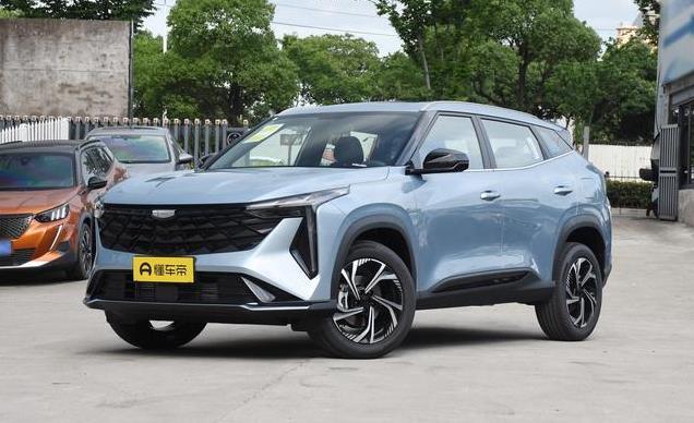 10万级SUV，标配8155芯片 1.5T发动机，试驾吉利新博越_新闻看看