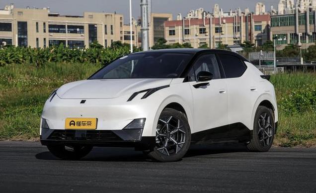 领克Z20实售13.59万元起，后驱百公里加速5.3s，外观成最大败笔？_新闻看看