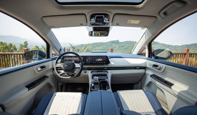 20万MPV媲美40万，五一全家出游，瑞风RF8真香体验值爆表_新闻看看