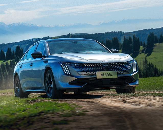 标致508L真香？颜值操控炸裂，后排空间却拉胯？_新闻看看