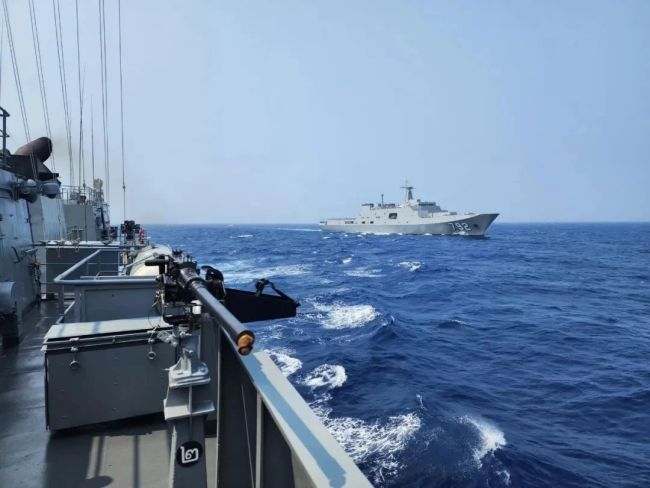 泰国再秀071ET两栖船坞登陆舰，看中国最大的外贸战舰_军事频道_中华网